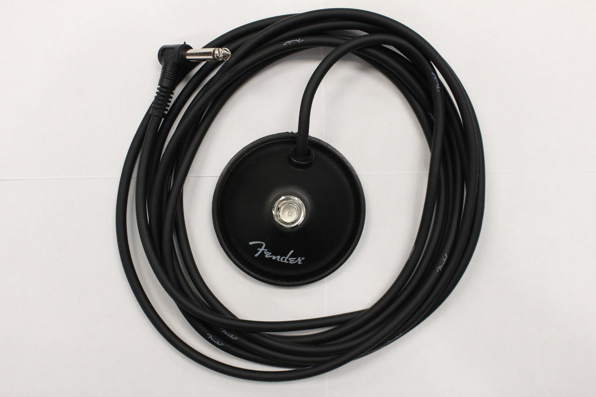Fender One Button Footswitch with 1/4" Cable – Empire Guitars